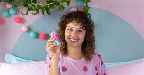 Após lucrar R mil com sex shop ela decidiu fazer doutorado na área