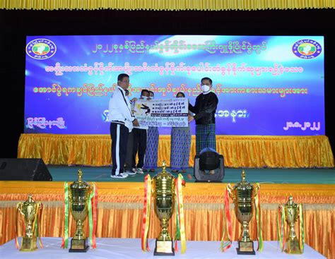 ကချင်ပြည်နယ်အစိုးရအဖွဲ့က တိုင်းဒေသကြီးနှင့်ပြည်နယ် အမျိုးသားတံခွန်စိုက်၊ အမျိုးသမီးတံခွန်စိုက်န
