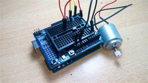 cómo manejar un motor dc con transistor arduino tutorial paso 4