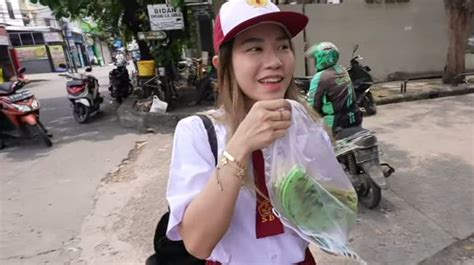 7 Momen Jessica Jane Dan Jerome Polin Jajan Jajanan Sd Kenakan Seragam Putih Merah