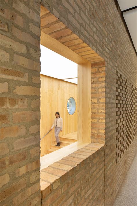 John Ronan Creates Circular Brick Building For Chicago Park District