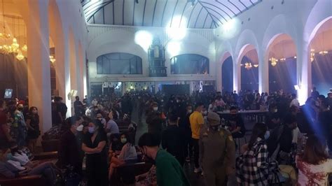 Foto Langgar Protokol Kesehatan 3 Kafe Di Senayan Disegel