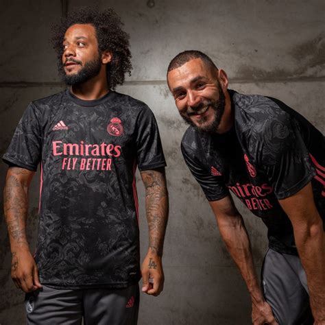 Stella Mccartney Designs Leopard Print Football Kit For Arsenal
