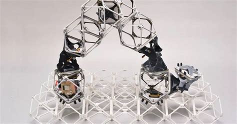 self replicating robots can build almost anything and grow into bigger machines daily star