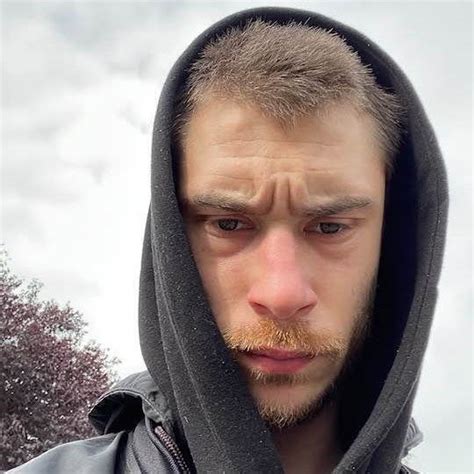 Herzfeld Eric Eric H1998 • Threads Say More