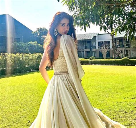 Poses Disha Patani Is Obsessed With Get Ahead