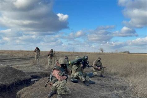 Українські військові провели стрільби з Javelin на Донбасі фото відео