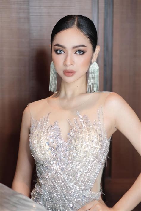 ស្អាតដូចគំនូរ ឌី បញ្ញាវិមាលា តែងស្លៀកឈុតទេវតាឆ្នាំថ្មី ស្រស់ស្អាតខ្លាំង Khmerload Cambodia