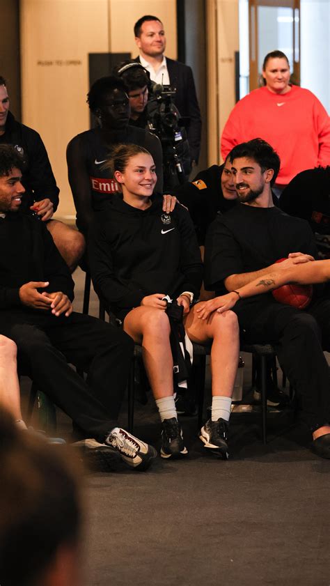 Collingwood Aflw Surprise Carly 🤭 Our Newest Pie Carly Remmos
