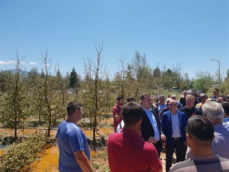 Министрите Спасовски и Димковски во посета на погодени населени места од невремето во Преспа