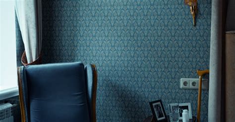 가정용 가구 가정의 개인 공간 거실 고요한 고전적인 디자인 기중기 라이프스타일 램프 램프 고정물 룸 코너 멋을 아는 미니멀리스트 바탕화면 부드러운