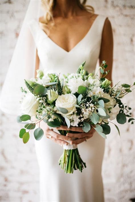 Escolhendo O Buquê Buquê De Noiva Verde E Branco Buquês De Casamento Casamento Branco