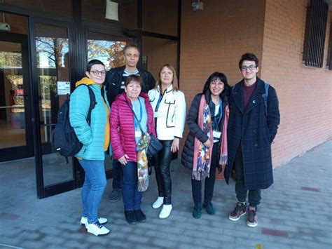 Учители от ПГХТБТ „Мария Кюри“ Разград се обучаваха в Болоня по Erasmus Вестник Екип 7