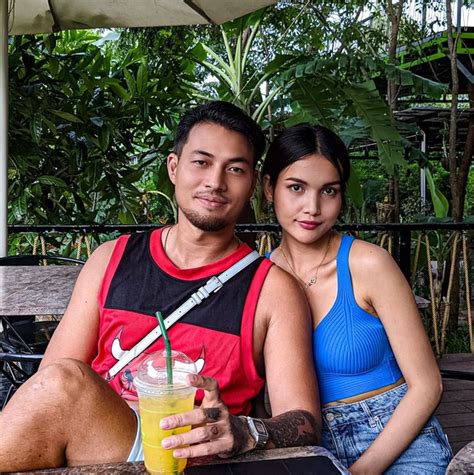 ទើបឃើញស្រលាញ់គ្នា រឿន ណាត និងគូស្នេហ៍ ដល់ថ្ងៃ Anniversaryបាត់ Khmerload Cambodia Latest News