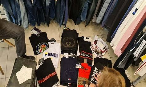 Иззеха артикули с имитация на световни брандове