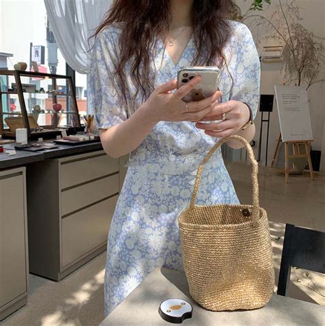 루어스룸 수국 잔꽃무늬 플라워 패턴 랩 브이넥 반팔 소매 쉬폰 플레어 데이지 랩스타일 롱 원피스