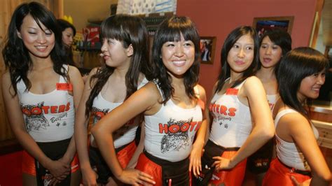 The Untold Truth Of Hooters