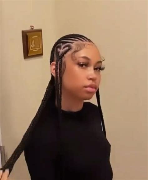 Straight Backs With Designs 😻