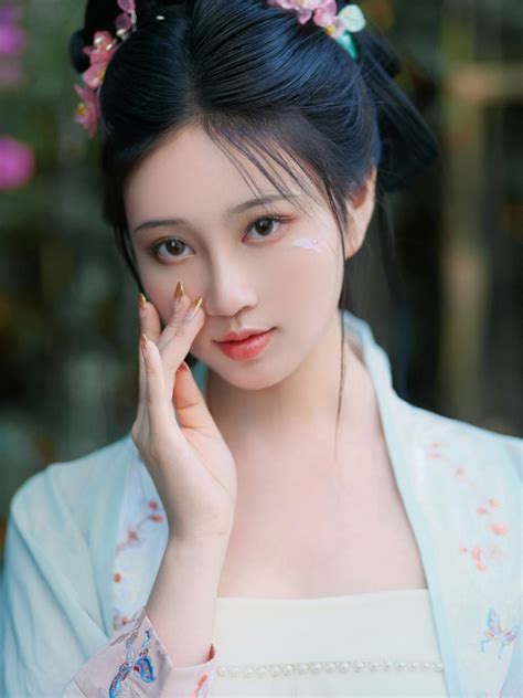 2385x4000美女壁纸美女手机壁纸美女高清手机壁纸图片大全 典雅壁纸