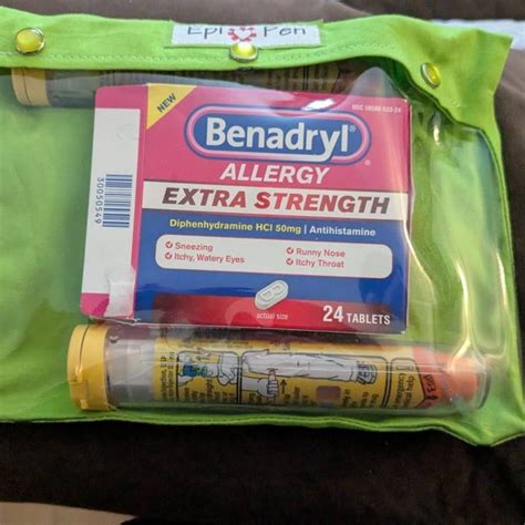 Mickey And Minnie Mouse “clip” Ouch Pouches 2 4x5 Clear Front Diaper