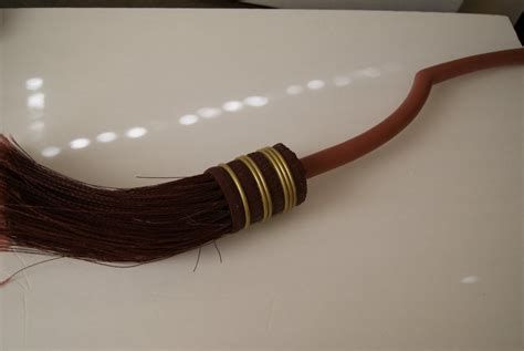 Harry Potters Vibrating Nimbus 2000