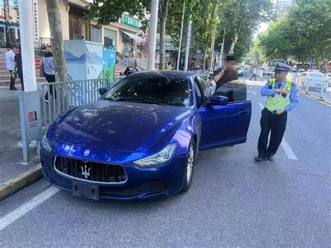 靓车裸奔未挂牌武汉硚口交警罚款200元记3分 车牌 小伙 过户