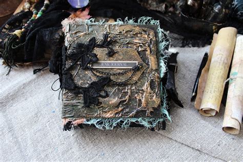 Зазеркалье : JunkBook "Книга ведьмы"