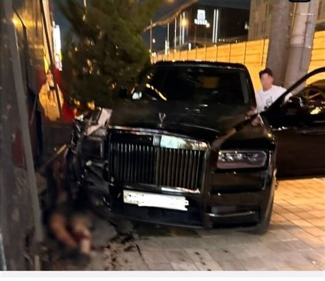 압구정역 20대 롤스로이스 마약운전사고 유머게시판 움짤저장소