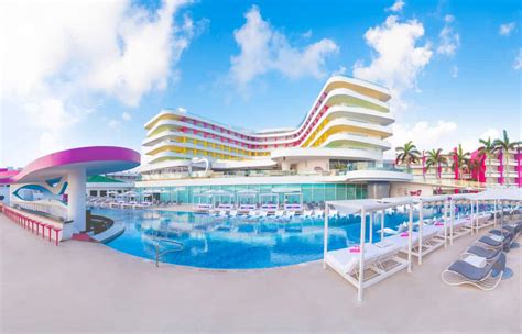 8 Sexy Swingers Resorts For Spicy Adult Fun Traveling Bare