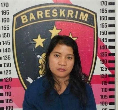 Woman Hacks Off Boyfriends Penis After He Threatened To Spread Their