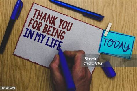 개념적 핸드 감사 합니다 당신에 대 한 되 고 내 인생에서 보여주는 작성 비즈니스 사진 텍스트 측면 남자 지주 표식에 의해 것에 대 한 사랑 종이 옷 핀 표현 아이디어 나무