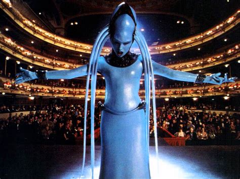 Shes Fantastic The Fifth Element Diva Plavalguna