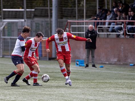 Sander Megens Breidt Voorsprong Uit Op Concurrenten Drie Spelers Van
