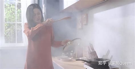 炒菜时，油烟机开着，为啥厨房还到处是油污？原因其实很简单！ 知乎