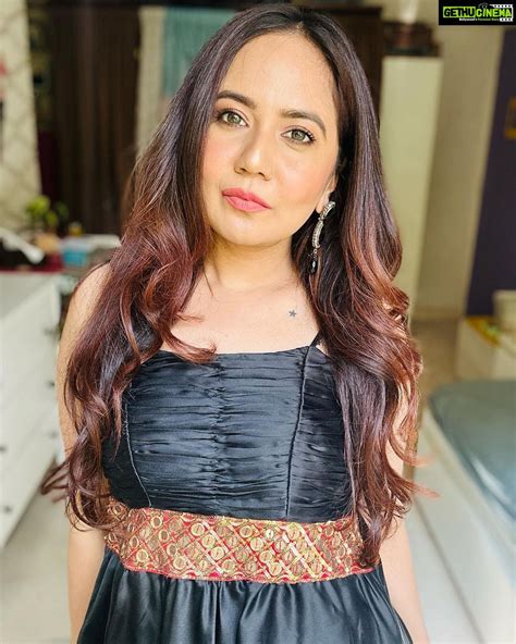Actress Roopal Tyagi Hd Instagram Photos And Wallpapers February 2023