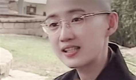 桑妮出家 桑妮苏翠玉 伤感说说吧