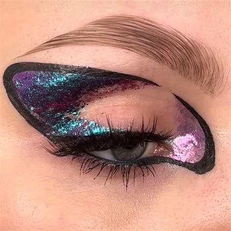 Top 10 Chroma Flake Looks 2022 Glisten Cosmetics