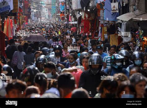 Nepal 27th Sep 2022 Crowd Throngs At Ason One Of The Main Business