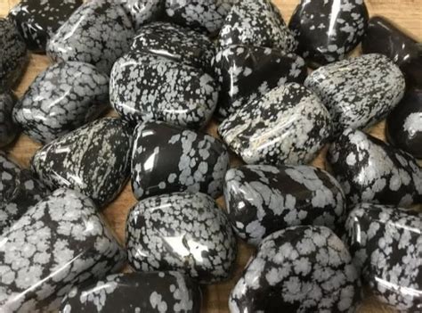 Black And Gray Spot Snowflake Obsidian Stone For Astrology At Rs 2200 Kg In Khambhat