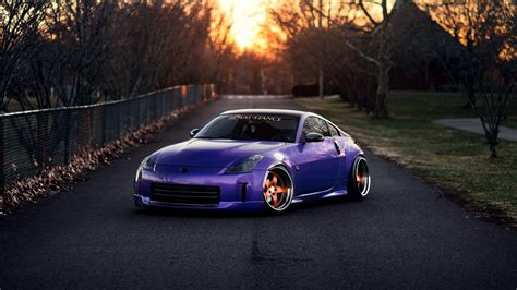 Download Unleash The Power Of The Nissan 350z Wallpaper