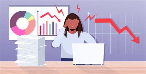 과로 한 사업가 를 사용 하 여 노트북 분석 하향 그래프 차트 경제 화살표 아래로 떨어지는 금융 위기 파산 서류 개념 초상화