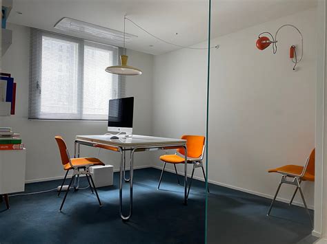 집 전체에 하얀 타일이 핫한 브랜드 디자이너가 꾸민 미드 센추리 모던 인테리어 네이트뷰