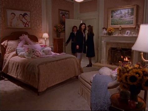 Gilmore Girls Lorelai S House The Gilmore Mansion Artofit
