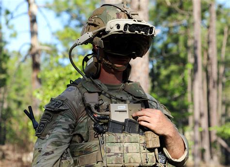 Microsoft HoloLens Mixed Reality Headsets Set To Be Delivered To US Army Troops TechEBlog