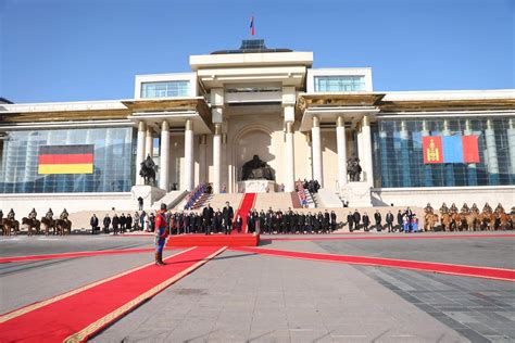 Монголын анхны мэдээллийн сайт Sonin Mn