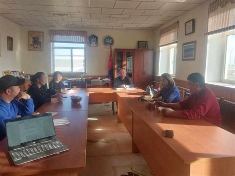 Зөвлөлийн хурал болж байна