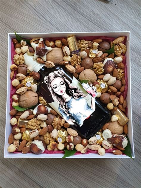 Коробка с орехами и виски Съедобные композиции Съедобные подарки Съедобные подарки своими руками