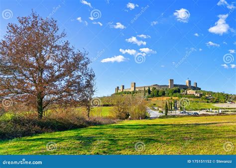 Monteriggioni Pueblo Fortificado Medieval Siena Tuscana Italia Foto De