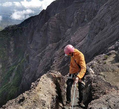 Porter Raung Tehnik Rapling Turun Tebing