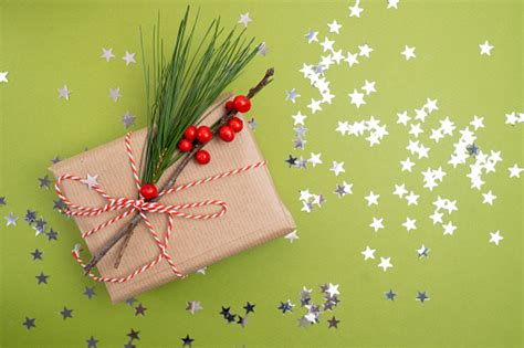 메리 크리스마스와 해피 홀리데이 인사말 카드 프레임 배너 새해 배경에 크리스마스 선물 상자 겨울 방학 테마 0명에 대한 스톡 사진 및 기타 이미지 Istock